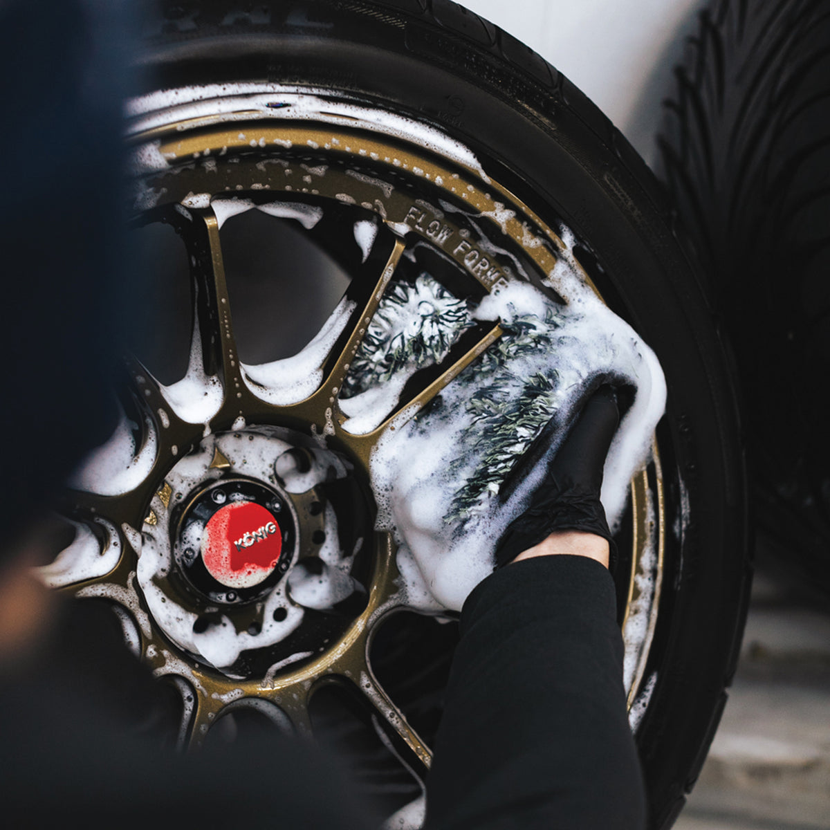 The Cyclone Ultra Wheel Mitt – The Refinery